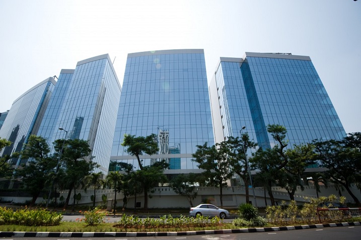 Sewa ruang kantor SCBD 18 Parc Place. Hub 08118678900