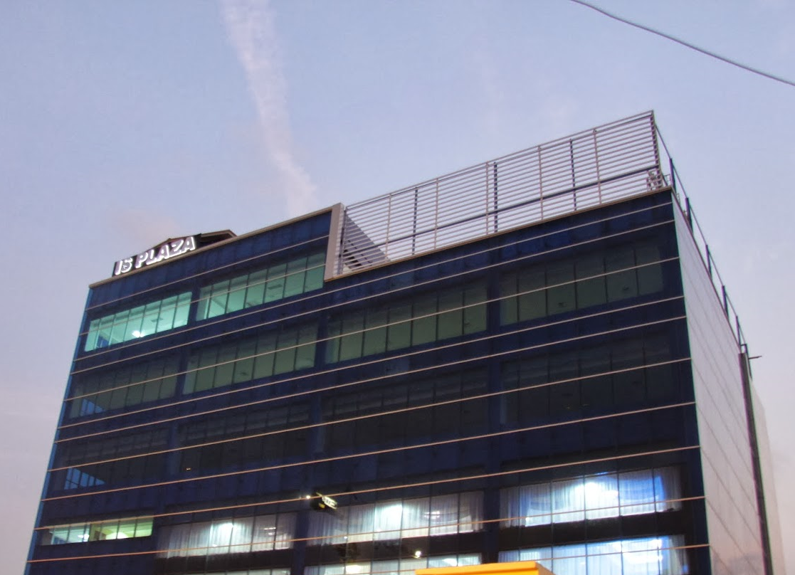 Sewa kantor di IS Plaza Hubungi MS : 0811-86-78900